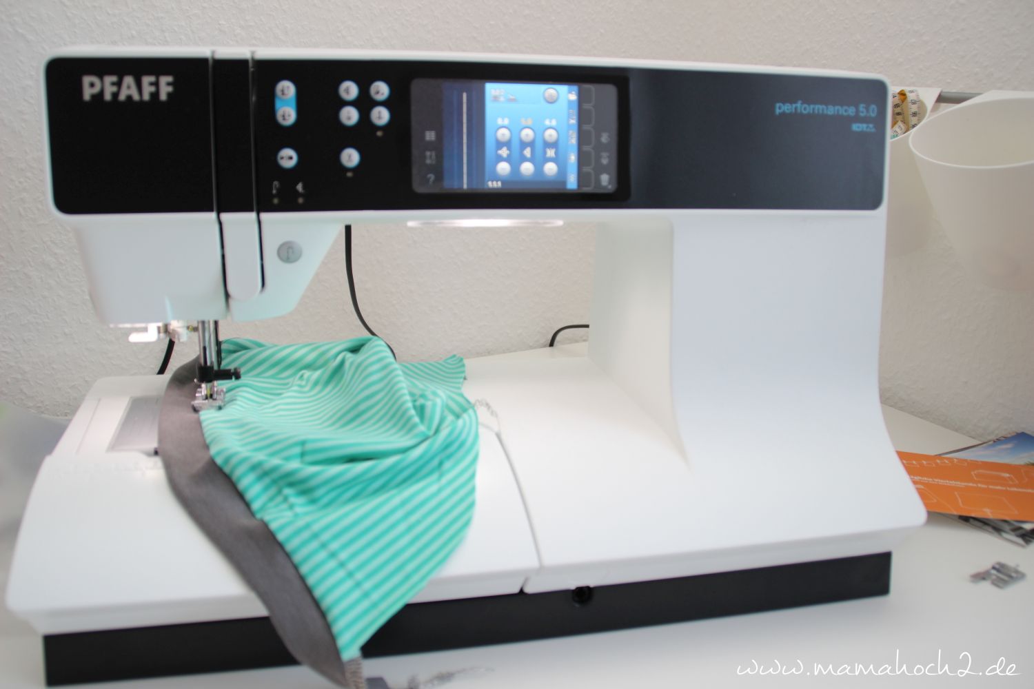 Unser Alleskönner: Nähmaschine Pfaff performance 5.0 ⋆ Mamahoch2